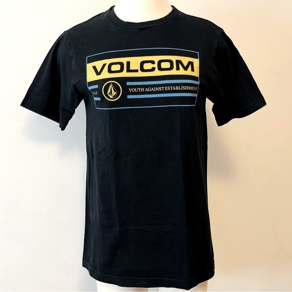Volcom | Shirts | Volcom Black Short Sleeve With Bold Graphic Logo ...